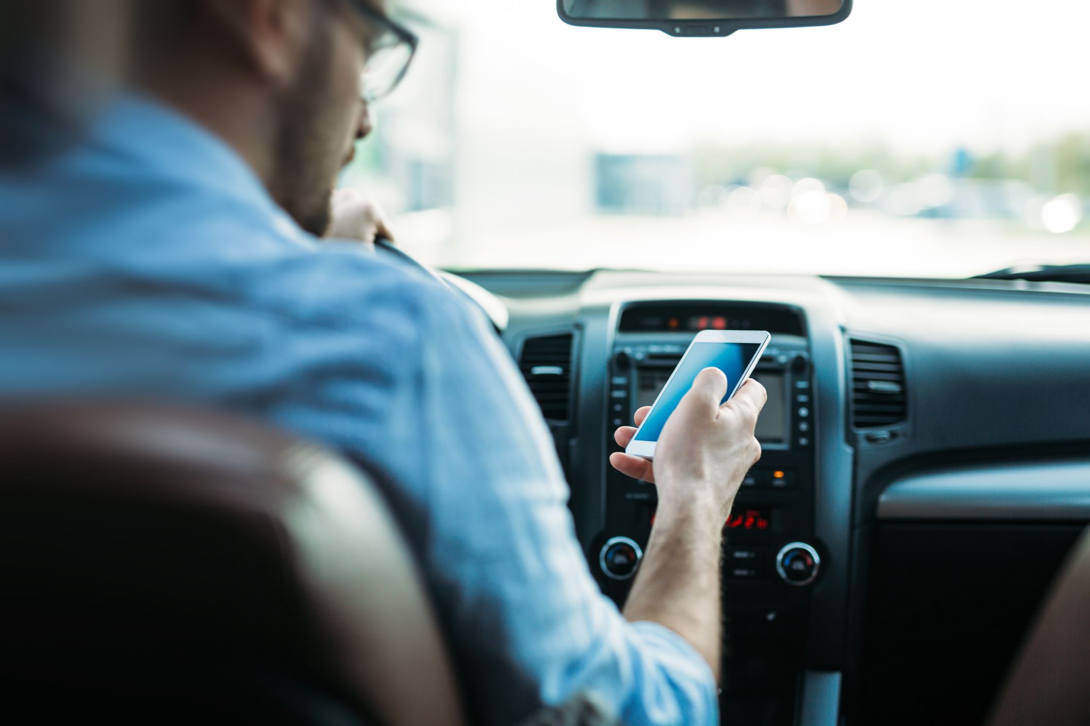 4 Ways to Reduce Distracted Driving